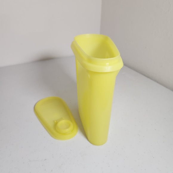 Tupperware | Kitchen | Yellow Tupperware 792 Liquid Juice Dry Storage ...